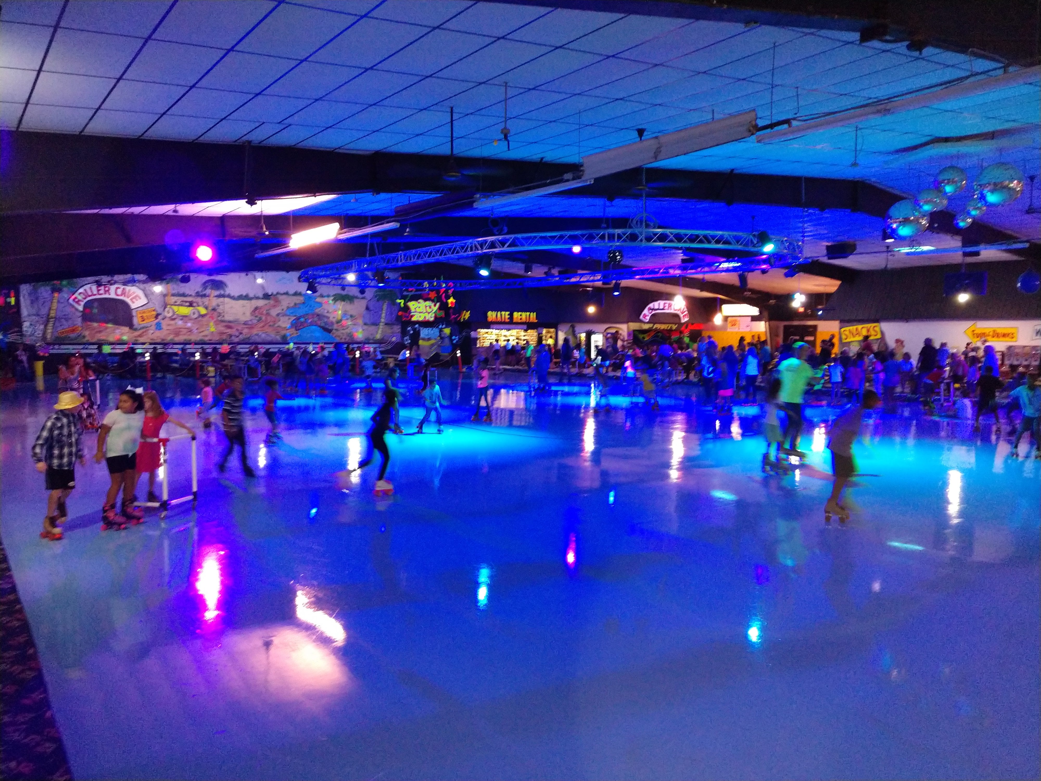 Things To Do in Indianapolis – Skating Rink – Roller Cave